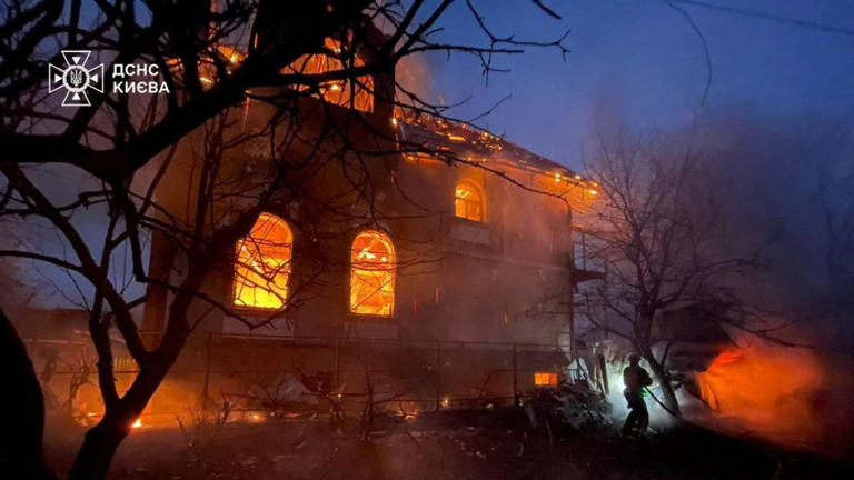 Ahead of peace talks with Trump, Zelensky calls Putin 'man of war ...