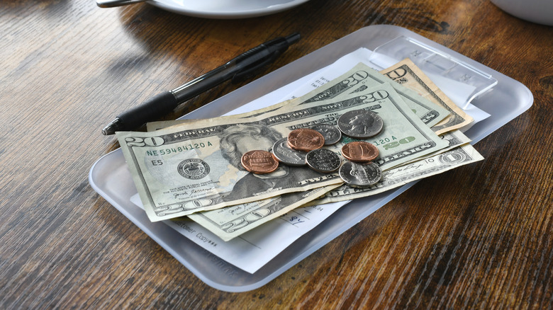 5 sit-down chain restaurants that overcharge customers