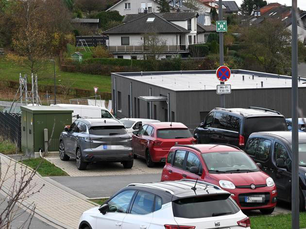 Parkplatzmangel in Möhnesee: Kita und Mensa verschärfen die Lage