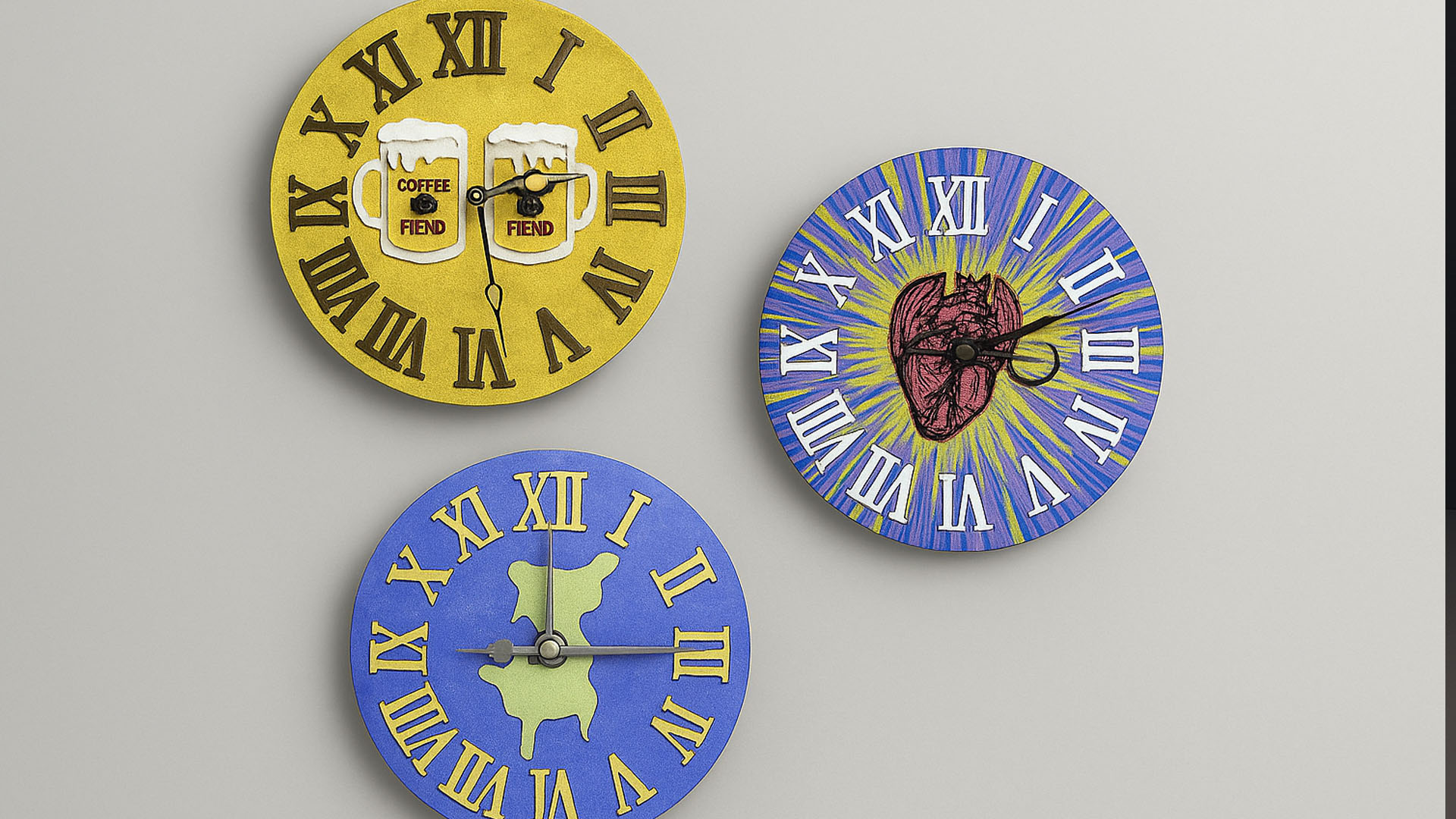 Making artistic wall clocks using resin