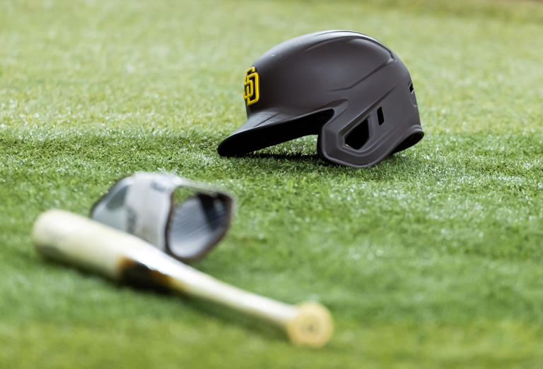 Padres considering Song in outfield