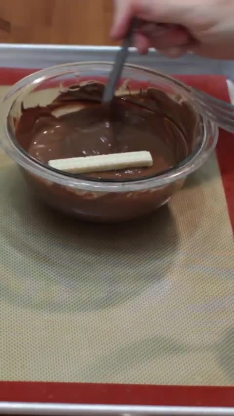 Easy homemade Kit Kat bars recipe #shorts