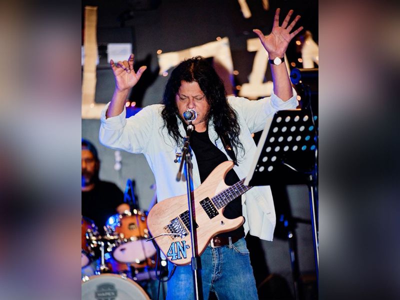 Bangladeshi singer James’ concert cancelled after mob throws bricks in ...