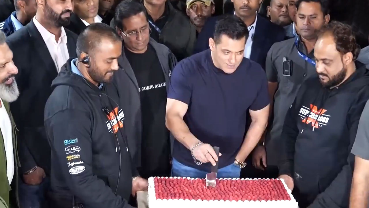 Salman Khan celebrates his 60th birthday with cake-cutting in a stylish ...