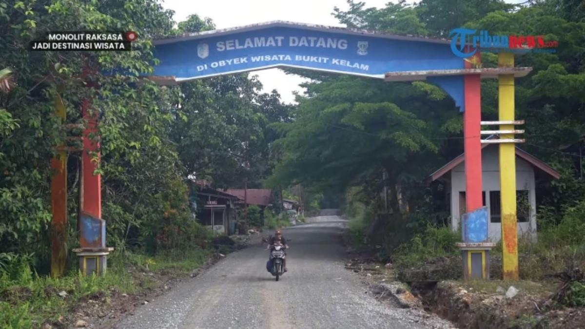 Itinerary Tektok Gunung Kelam Sintang, jelajah batu monolit terbesar di ...