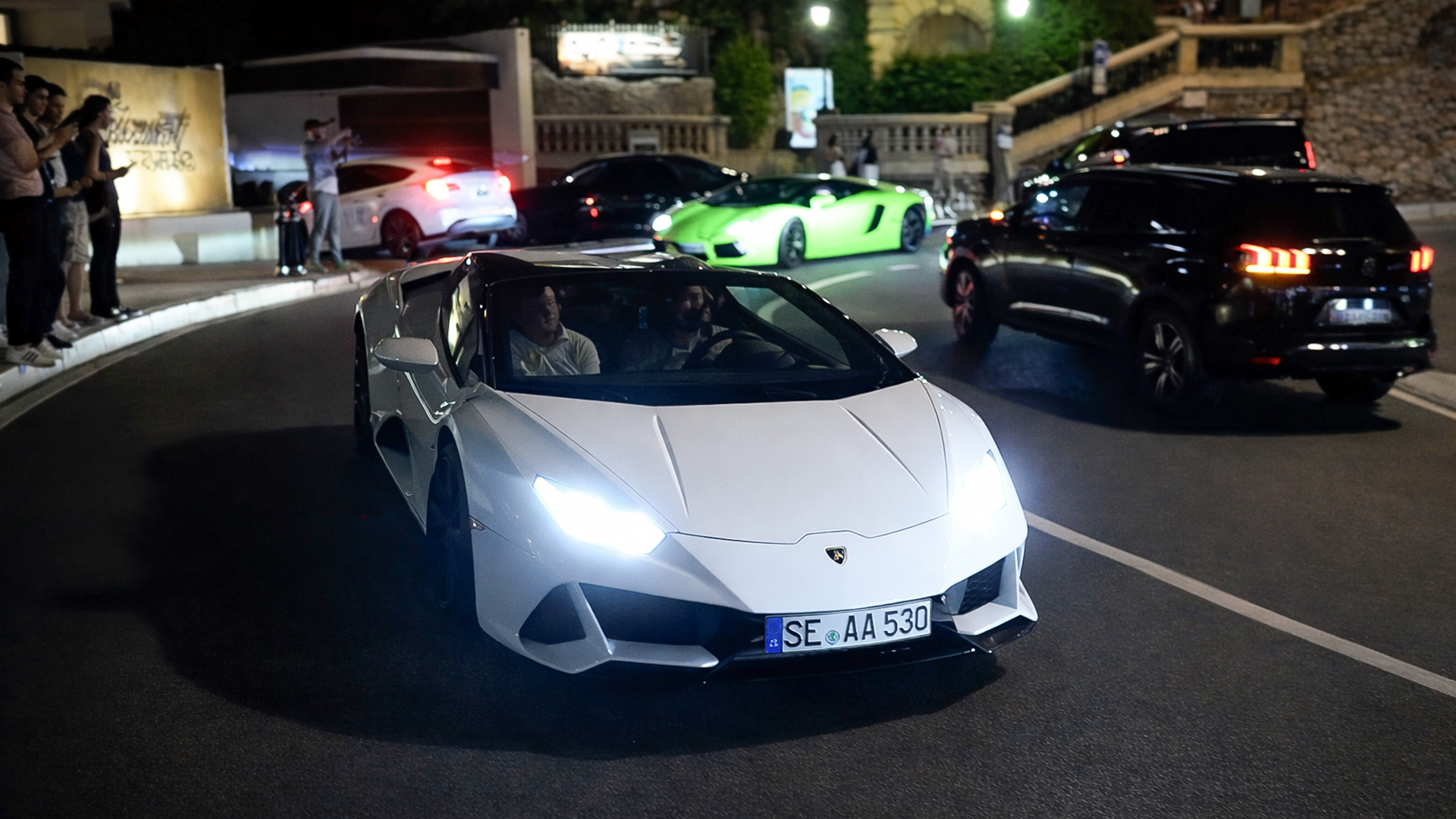 Millionaire enjoys Monaco nightlife in Lamborghini