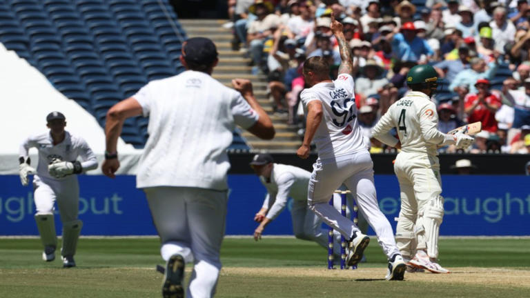 Wickets continue to fall in the Ashes at the MCG: Australia 6 down in ...