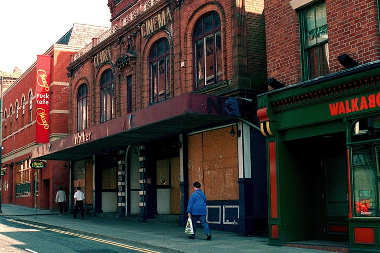 Enjoy these Wigan King Street pictures of the past!