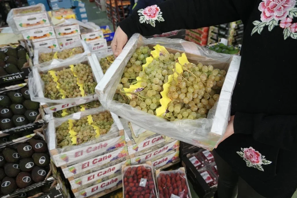 Pensaba que comer 12 uvas era la tradición más rara de Nochevieja en ...