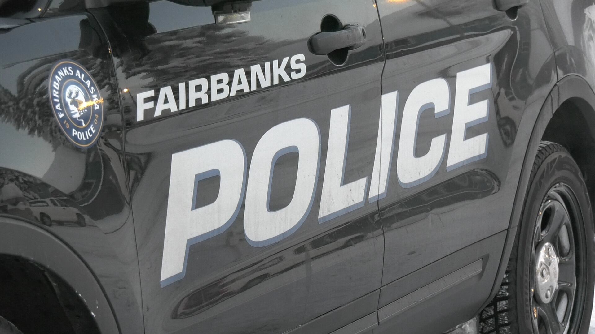 Fairbanks shooting leaves man in critical condition, suspect at large
