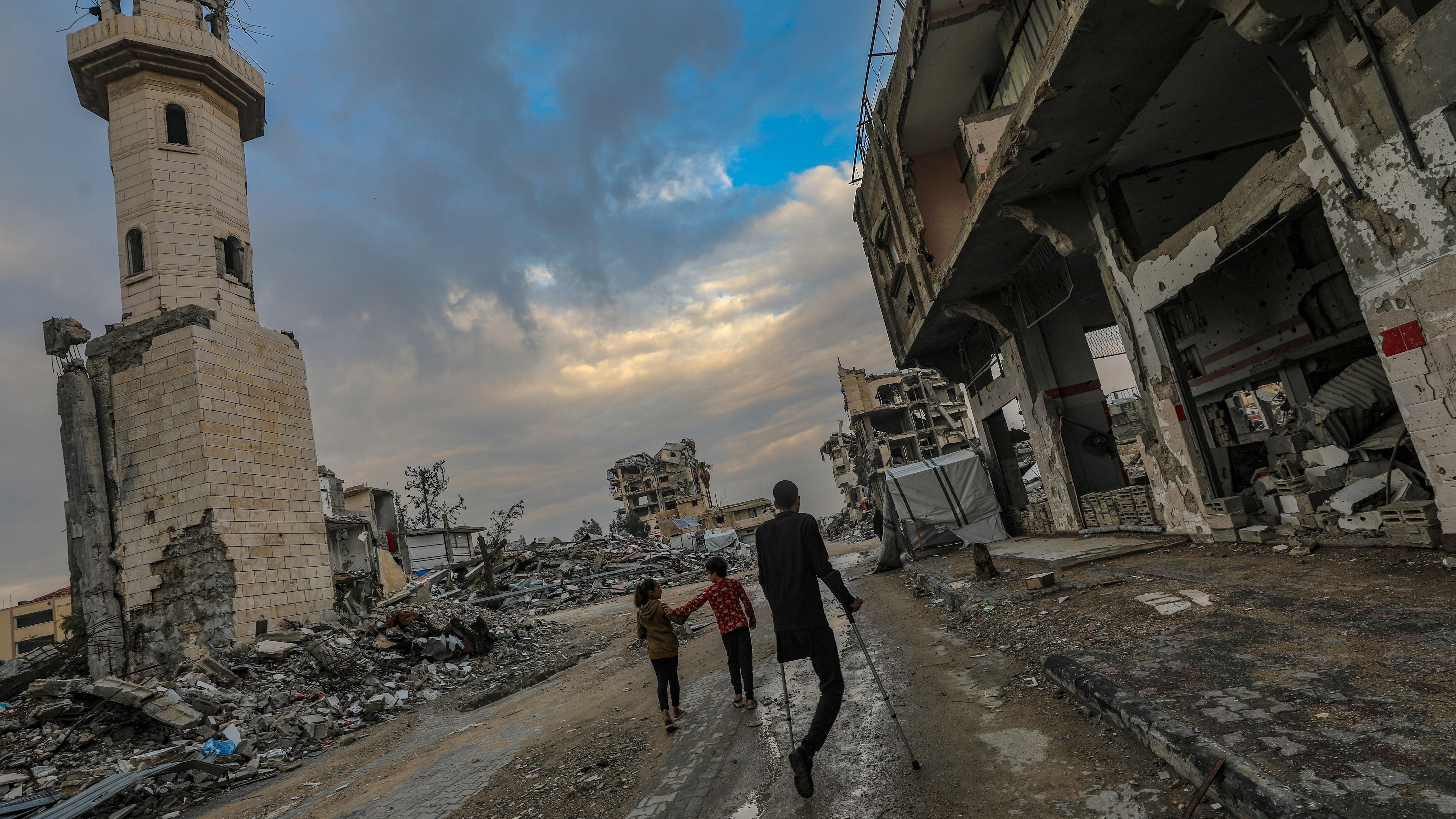 Gazans say militias helped Israeli troops drive families away from ...