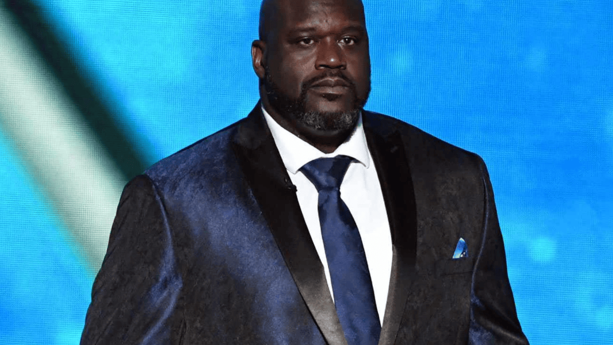 NBA: Shaquille O'Neal accidentally takes down part of the set (video)