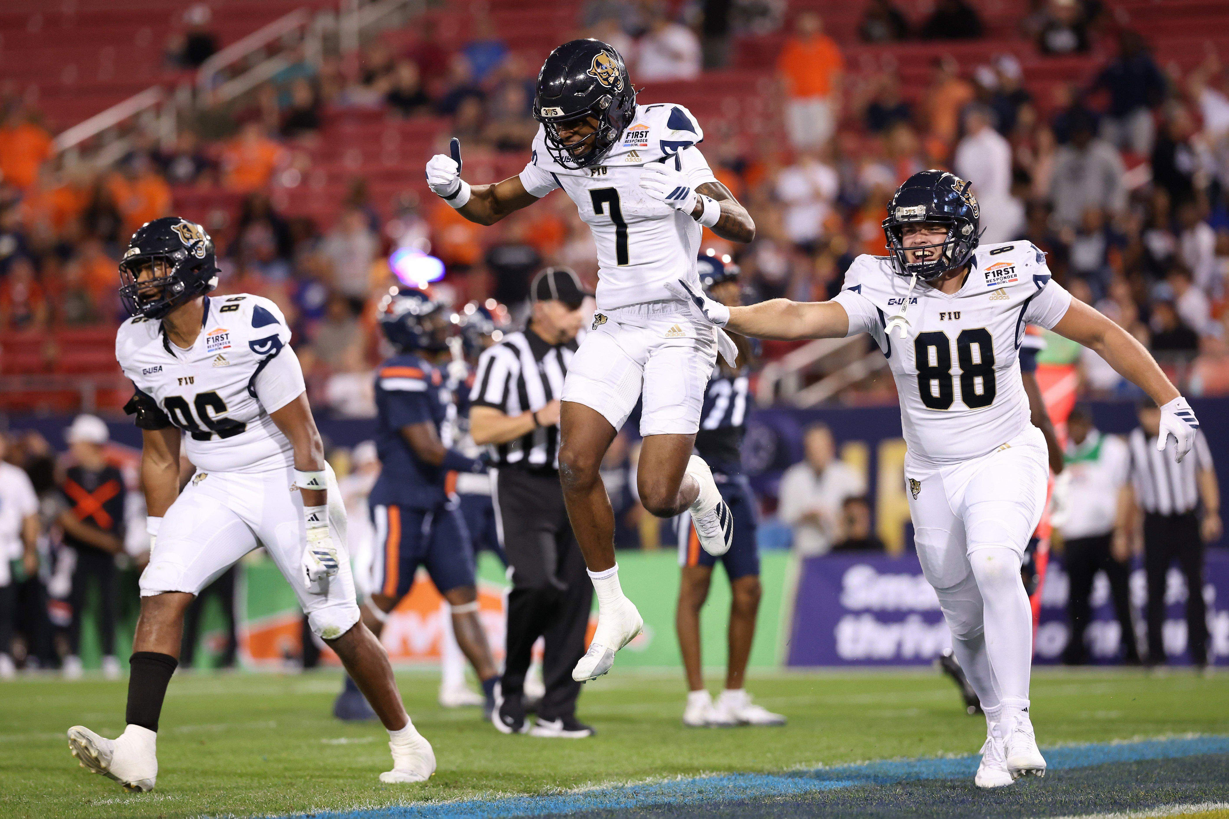 FIU football coach Willie Simmons praises 'special team' following bowl ...