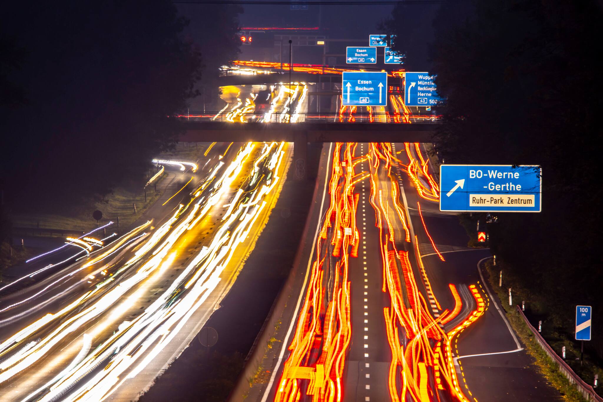 Erklärt: Darum sind Deutschlands Autobahnschilder blau
