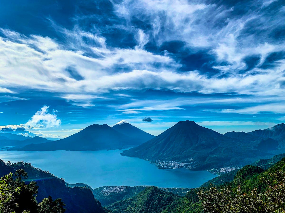 Un bus plonge dans un ravin et fait 15 morts