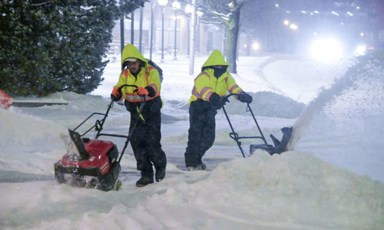 Winter storm live updates: Heavy snow slams Connecticut before deep ...