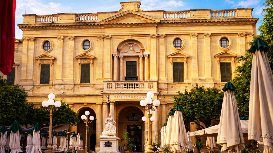De Nationale Bibliotheek van Valletta en het hart van Republic Square