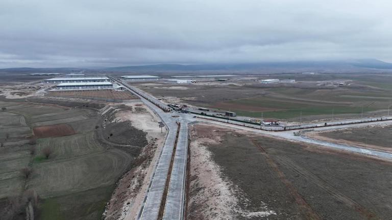 Vali Musa Işın, Altıntaş Zafer OSB’de incelemelerde bulundu