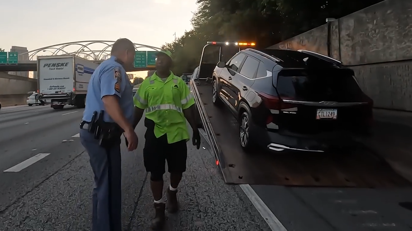 This ain't your zone, get out! - Tow trucker shuts down rival company ...