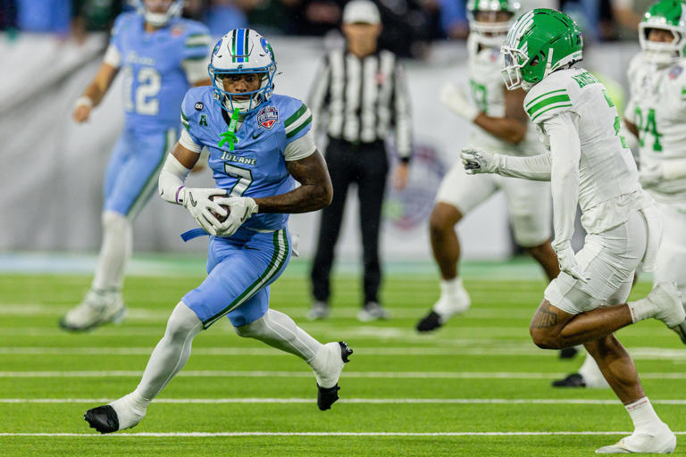 Indiana football lands top receiver from CFP team in transfer portal