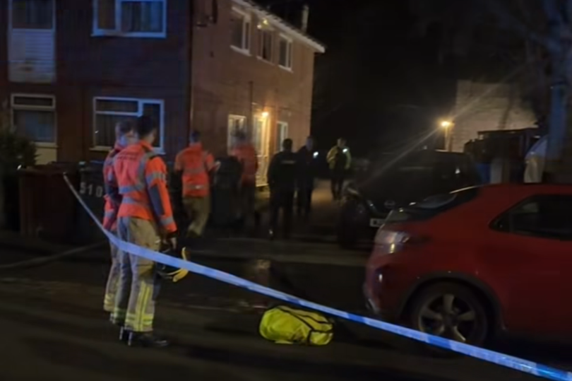 Emergency services scrambled to Boxing Day rooftop stand-off drama in ...