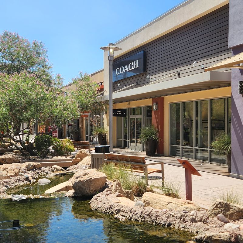 8 Arizona outlet centers that turn a quick stop into a longer afternoon