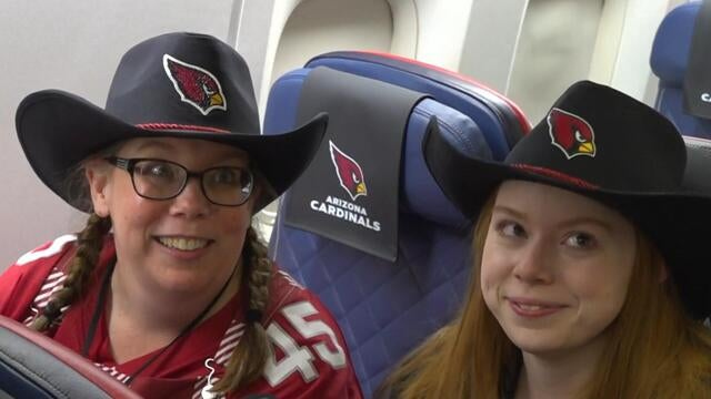 Arizona Cardinals fans get opportunity to travel on team plane