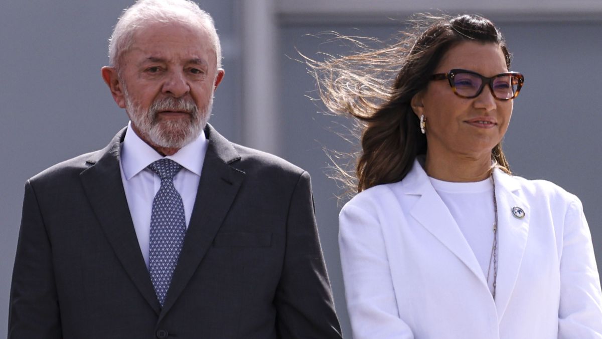 Lula e Janja desembarcam no Rio de Janeiro para passar o Ano Novo