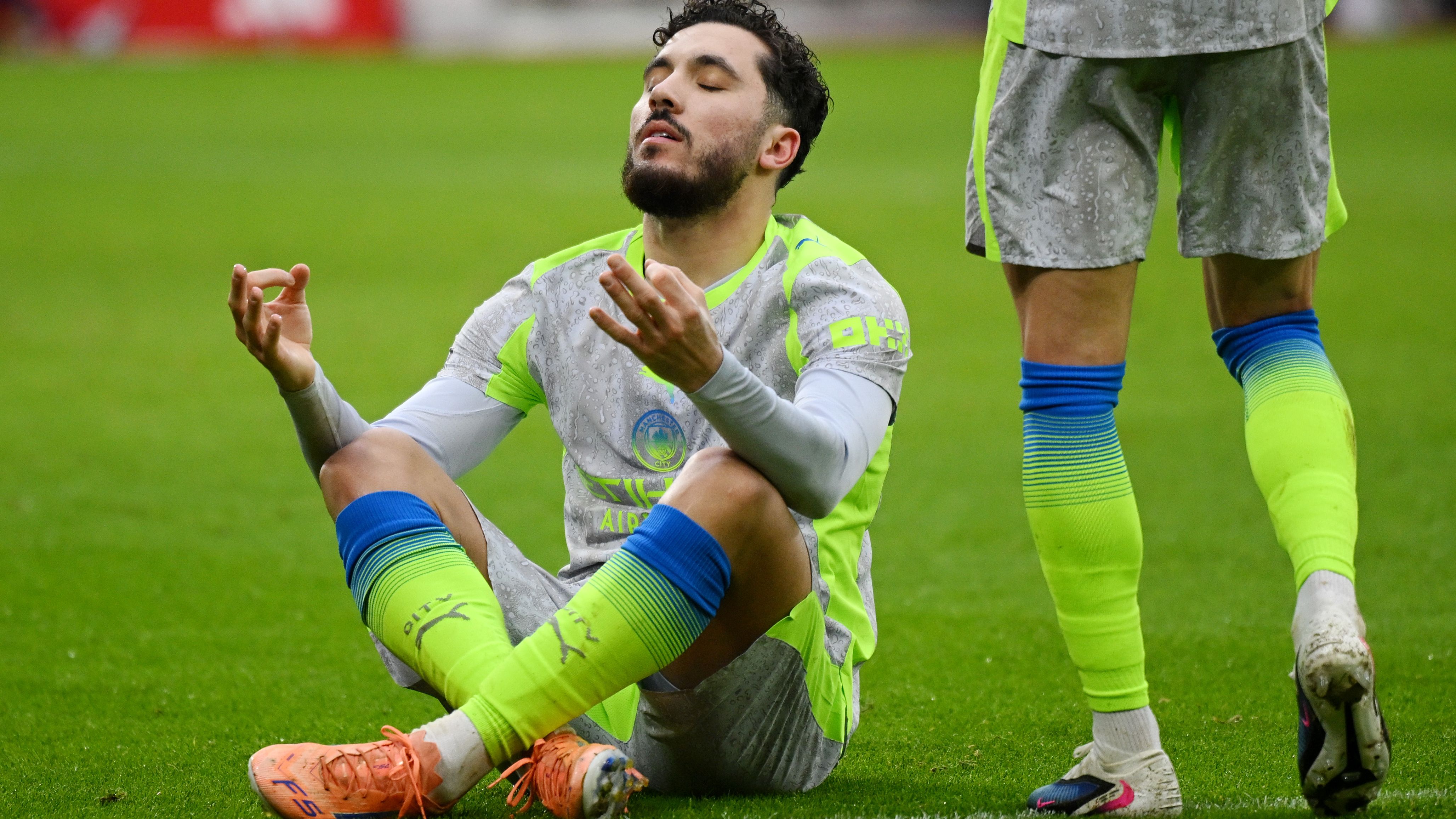 Manchester City, Rayan Cherki défie Pep Guardiola