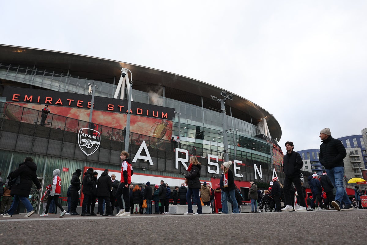 Arsenal try to stay top of Premier League in crunch Brighton clash