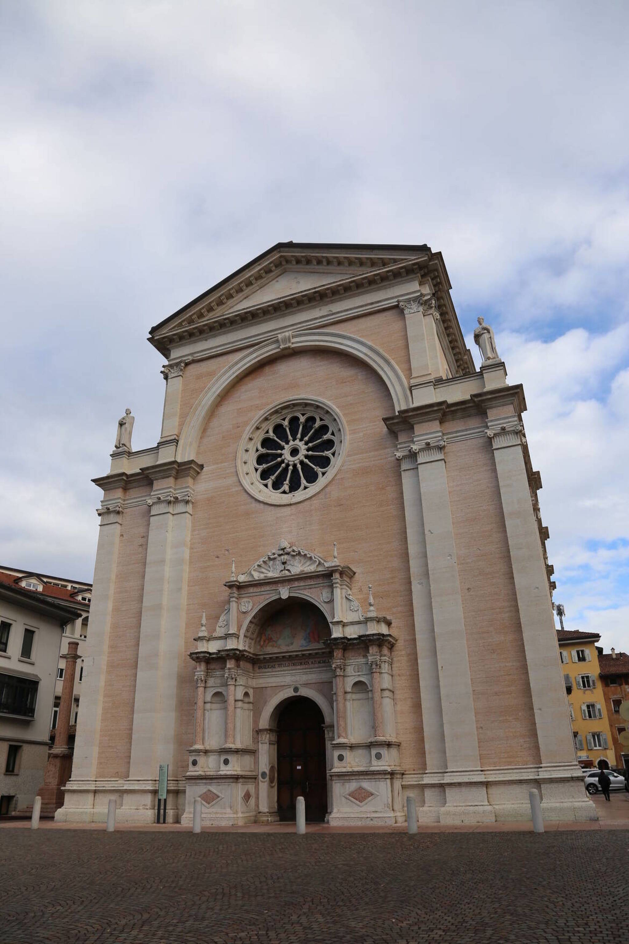 Vandalizzata la chiesa di Santa Maria Maggiore a Trento
