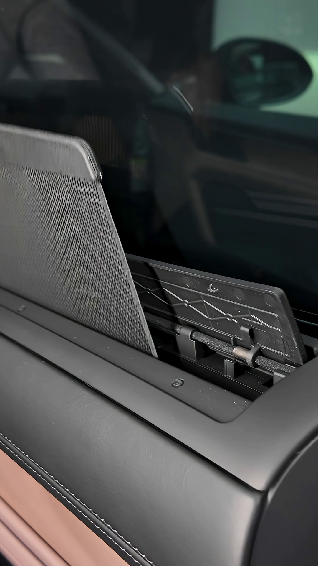 How to open flap on Cayenne electric?