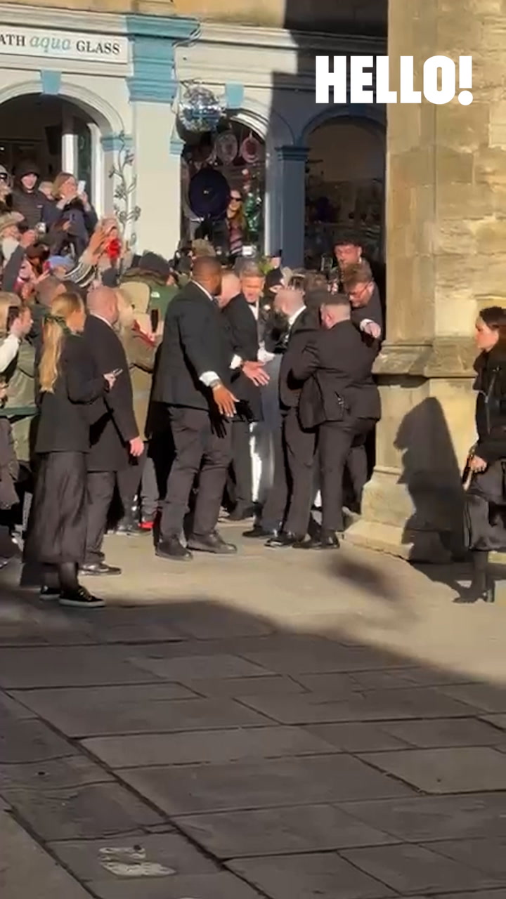 Watch: Holly Ramsay's dramatic arrival at Bath Abbey