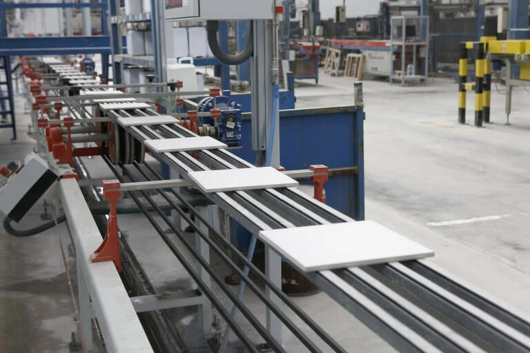 Pérez Llorca valora la compensación al azulejo en el CO2 pero alerta de ...