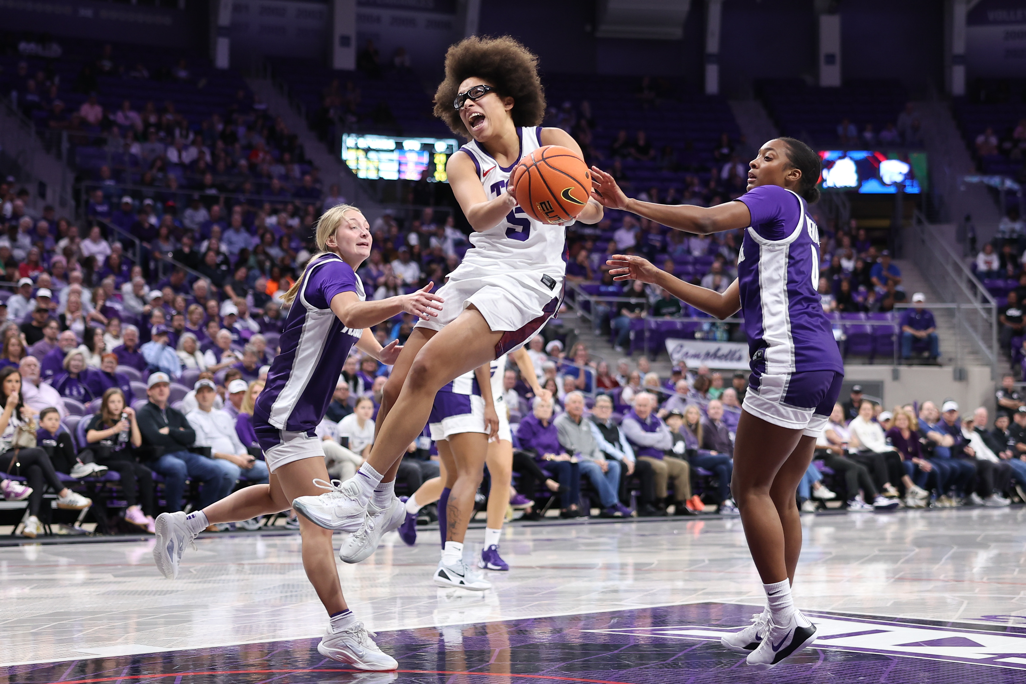 Women’s basketball: Miles scores 29 to lead Frogs past Wildcats
