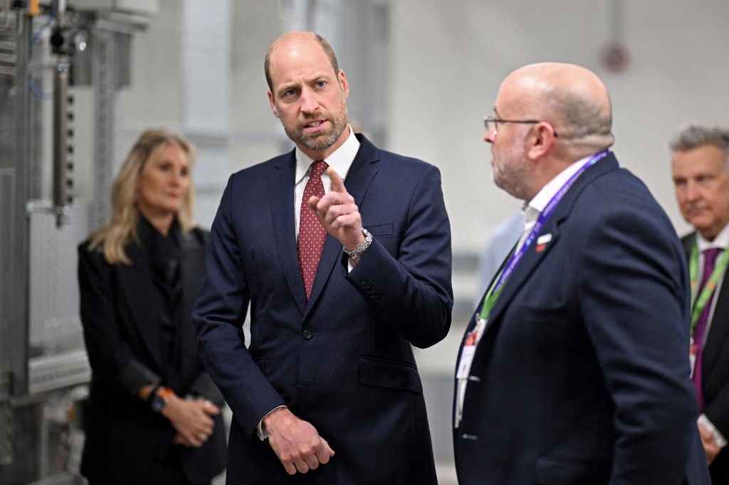 Prince William wants to 'deal' with disgraced uncle Andrew before King ...