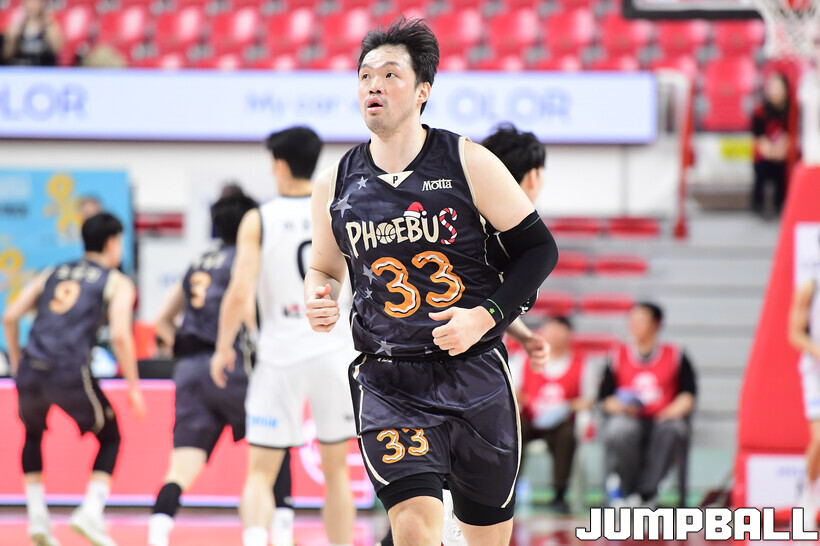 [화보] KT, 울산에서 현대모비스에 접전 끝에 78-75로 승리