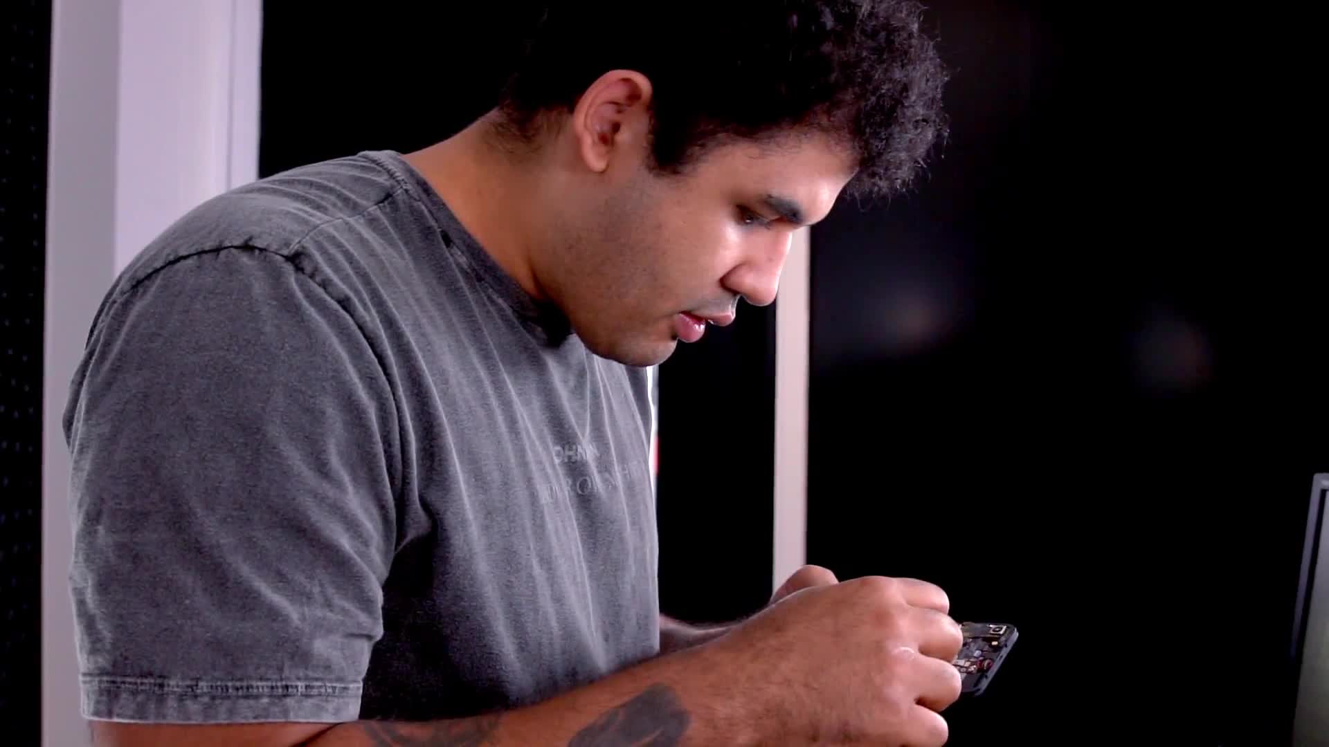 Abri o iPhone pirata e tive uma surpresa!