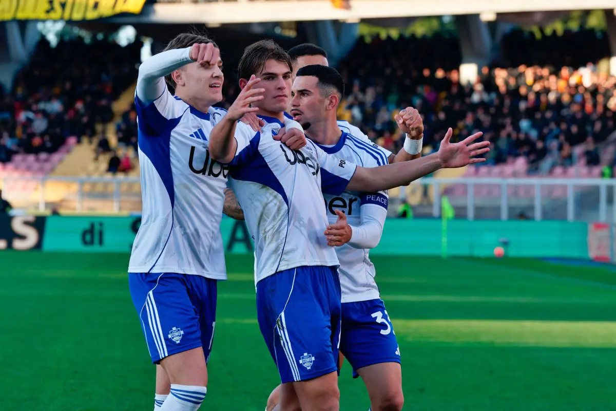 Il Como ritrova la vittoria dopo un mese, tris a Lecce