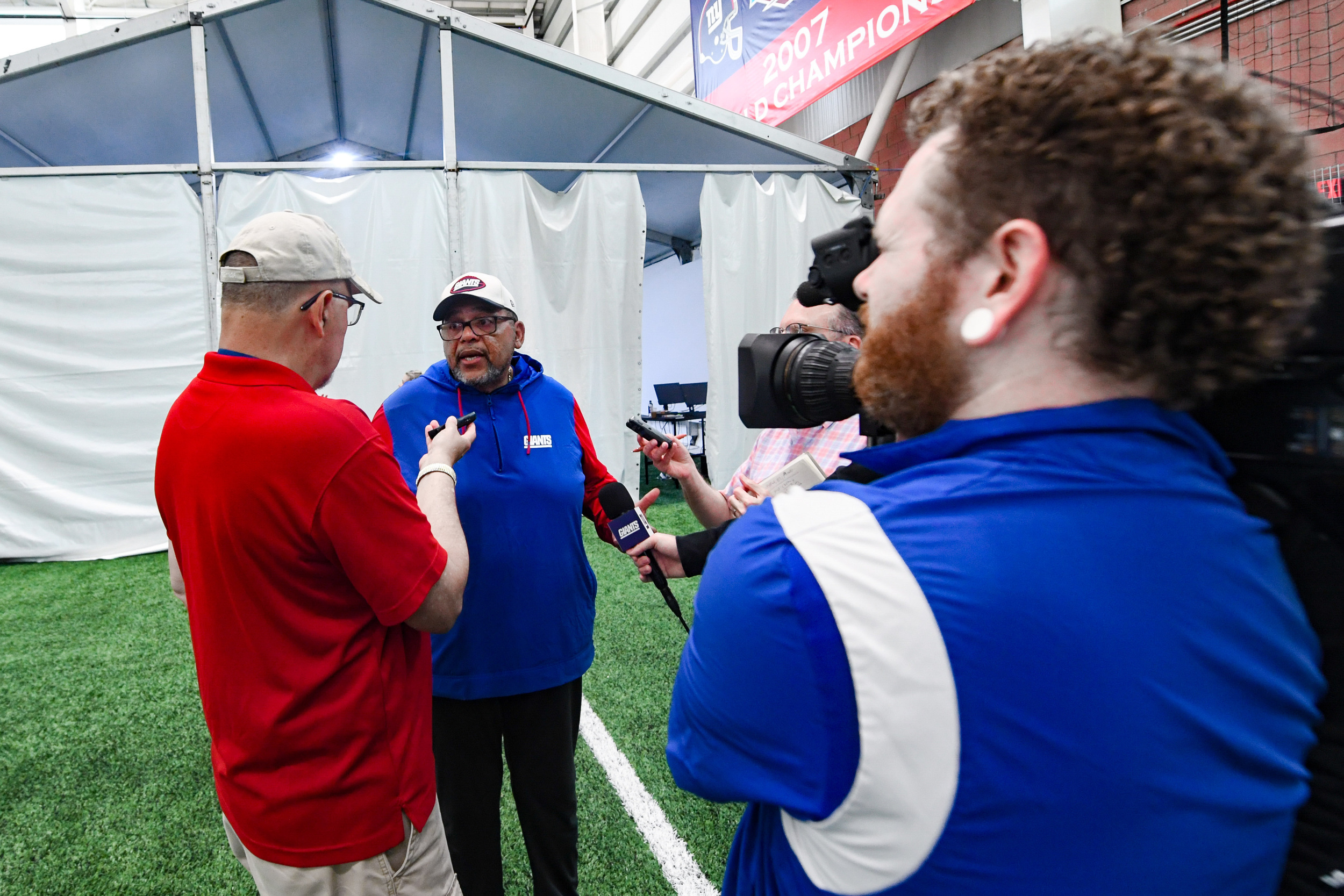 Giants DL coach Andre Patterson battled cancer this season