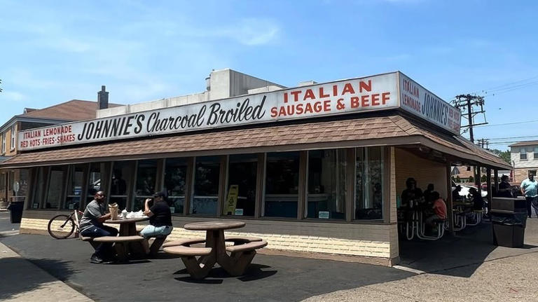 Anthony Bourdain's 5 favorite Chicago restaurants