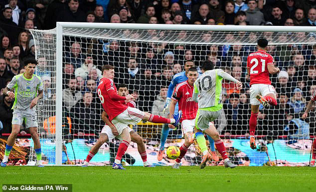 Sean Dyche risks FA punishment after blasting 'unacceptable' referee in ...