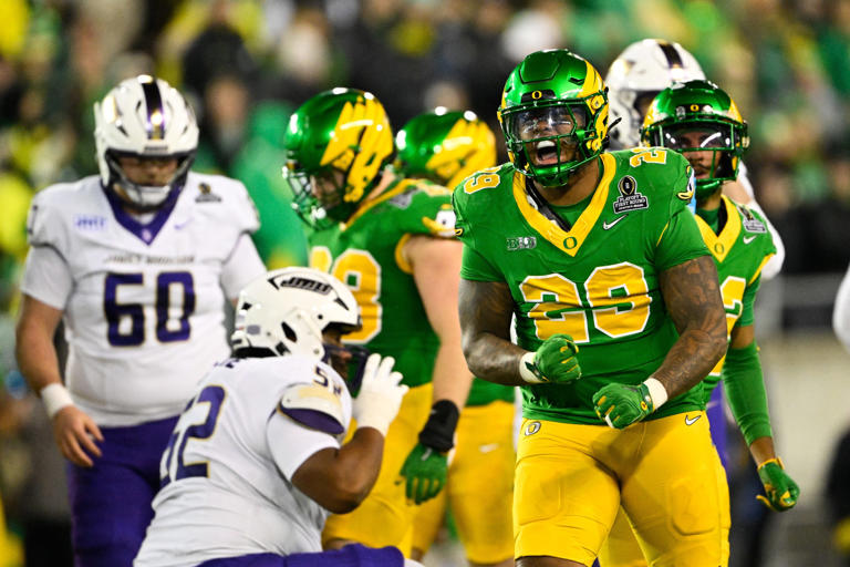 Oregon Ducks DE Ashton Porter to enter transfer portal