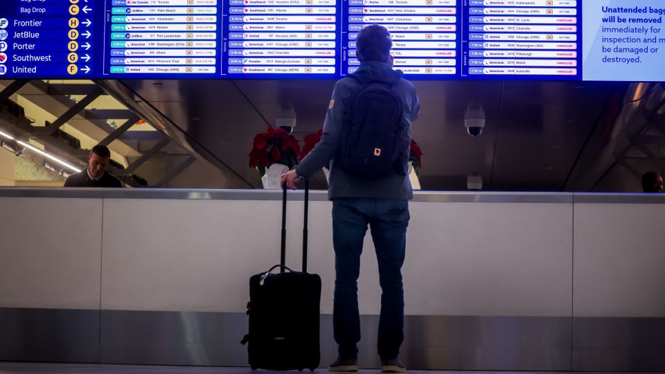 Flight delays and cancellations pile up at JFK and LaGuardia as ...