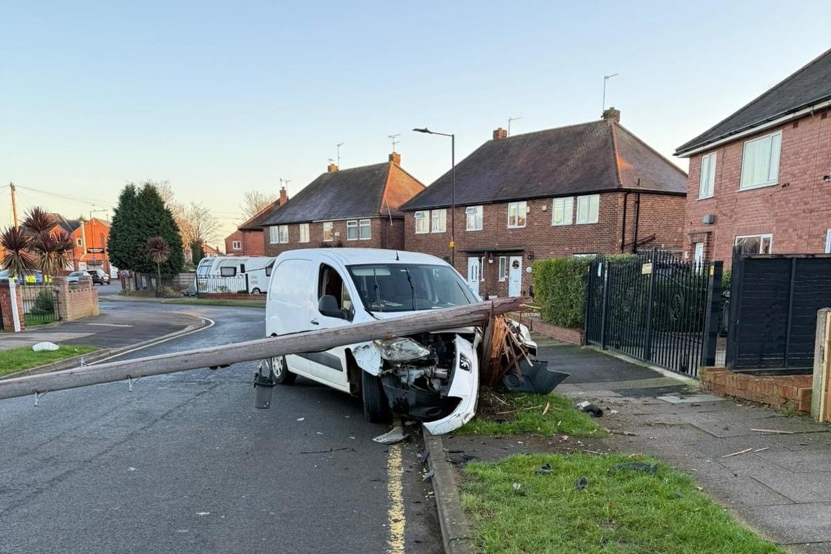 Suspected 'drink-driver' arrested after dramatic Boxing Day smash in ...