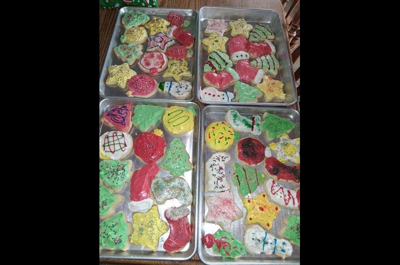 Amish kitchen: Lovina talks Christmas dinner, pork butchering, more