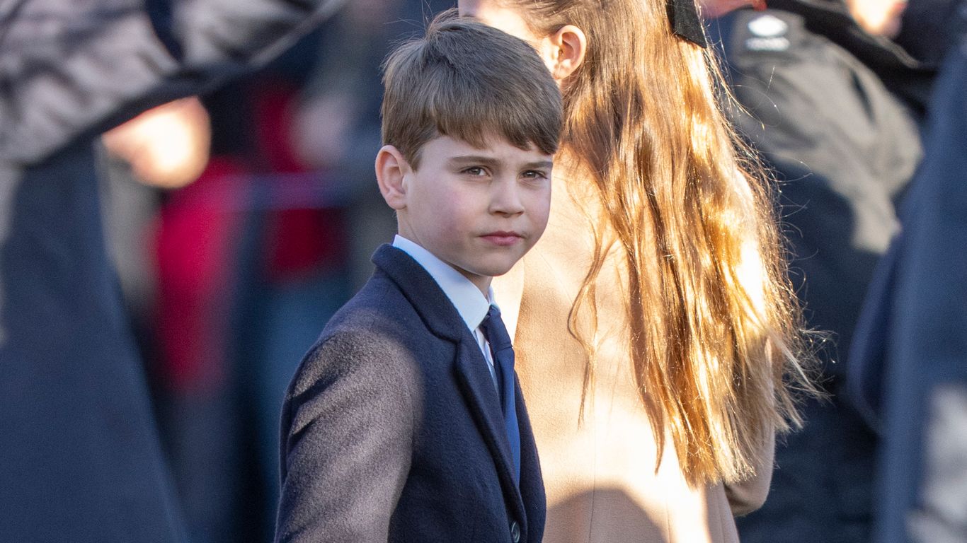 Le prince Louis vole un cadeau (et la vedette) à son père, le prince ...