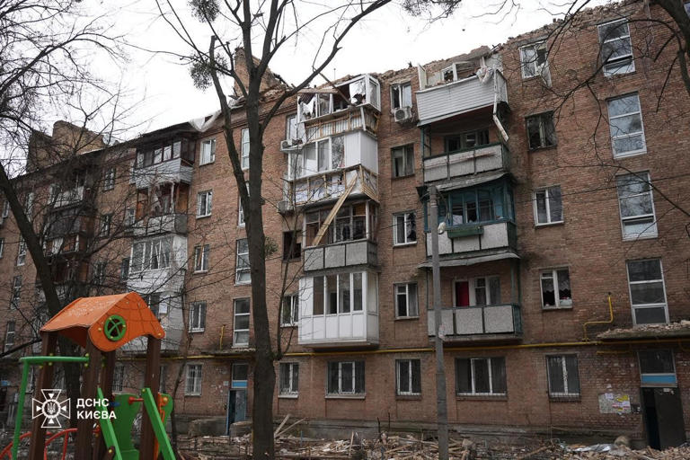 Russian attack on Kyiv kills man and injures 32, including 2 children ...