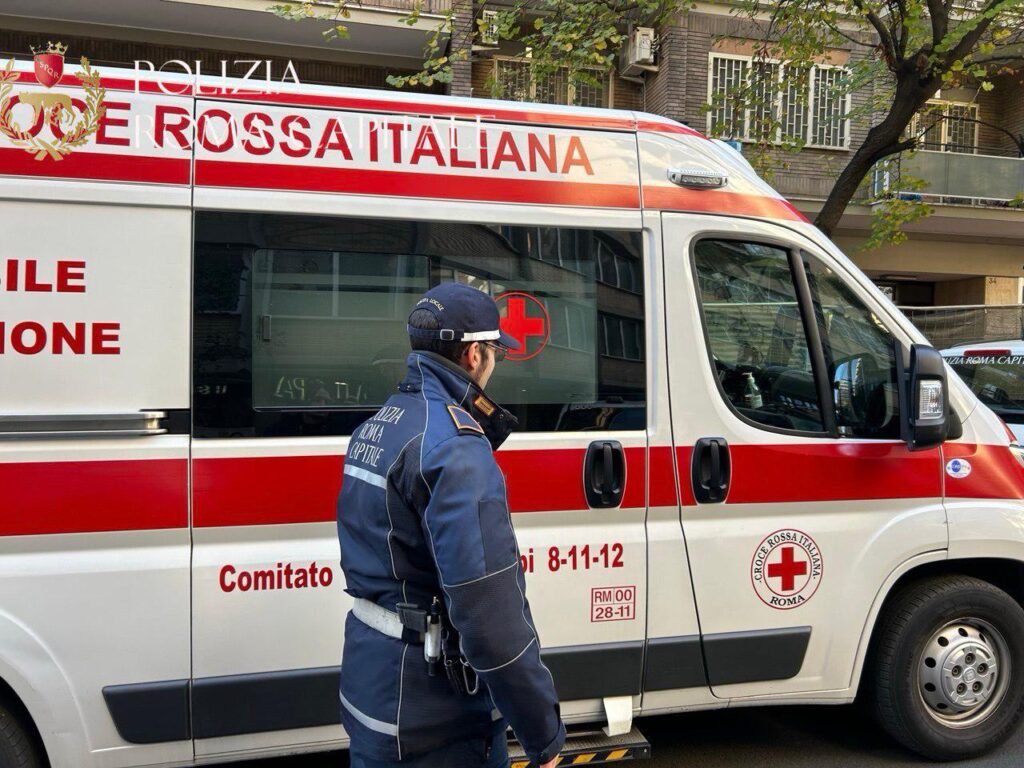 A Natale, colto da infarto alla guida: 35enne salvato dalla Polizia di ...