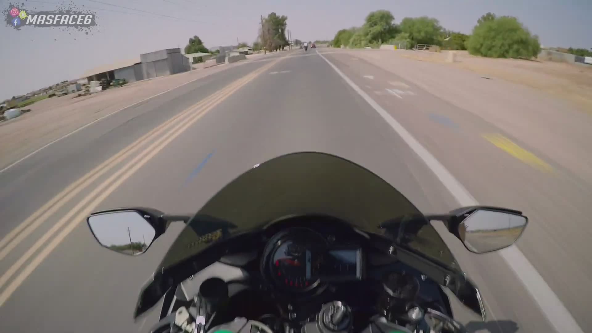 First time riding powerful Kawasaki H2 (1)